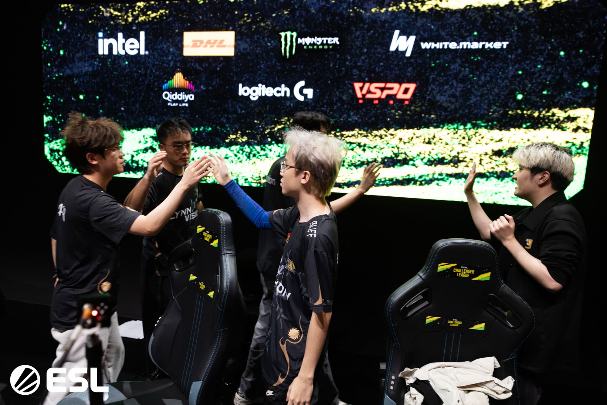 Lynn Vision正式簽入C4LLM3SU3 - TomorrowLAN Counter-Strike