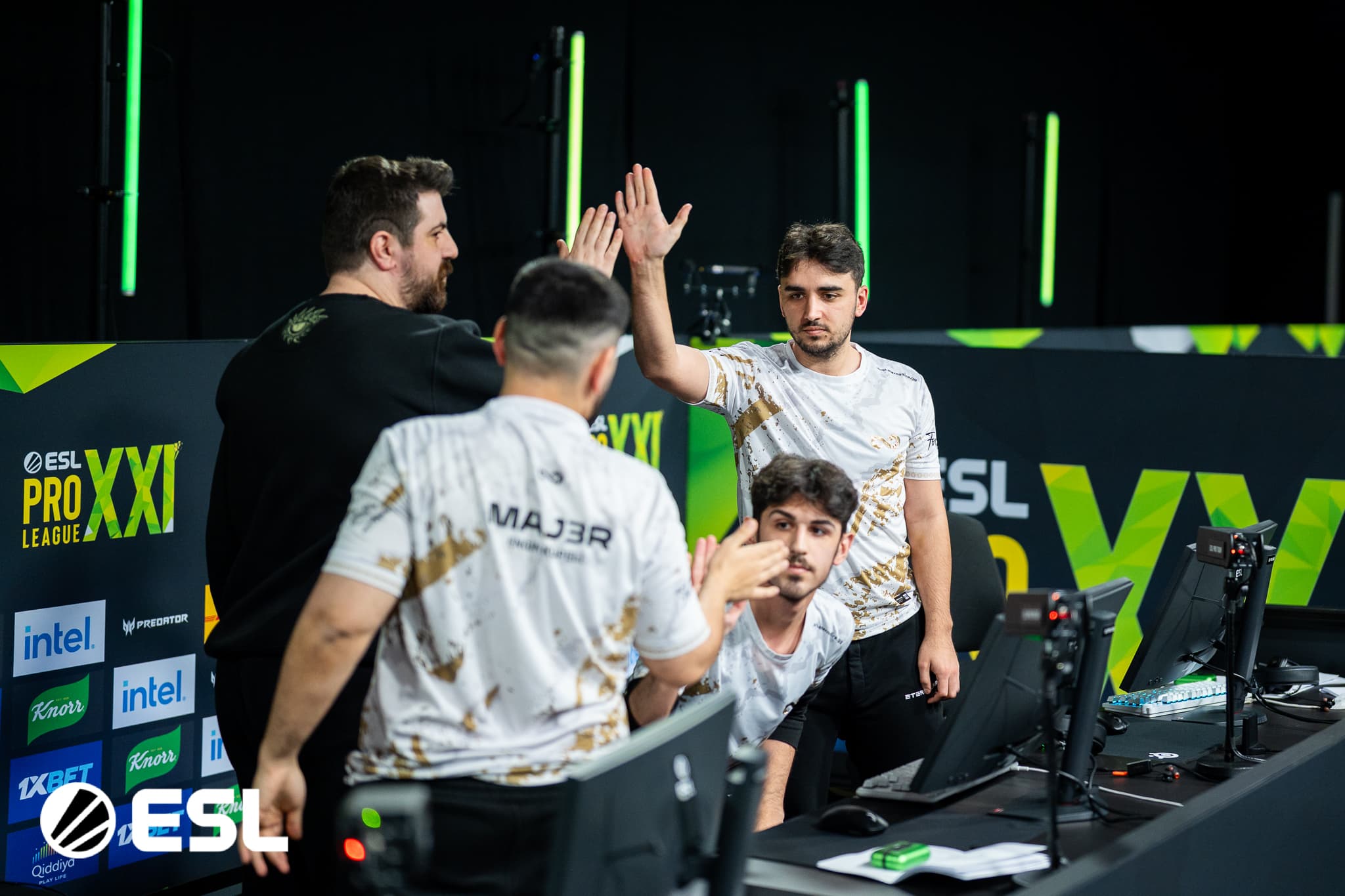 EPL S21：土俄巨龍再次交手，八強賽今晚開打 - TomorrowLAN Counter-Strike